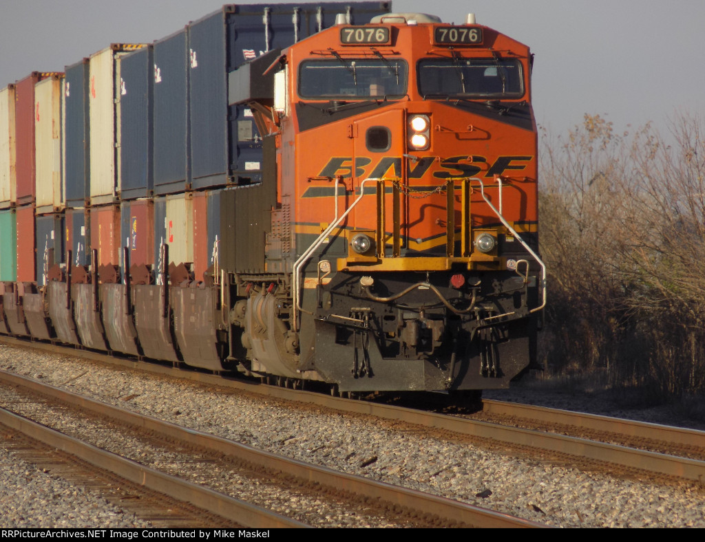 BNSF 7076